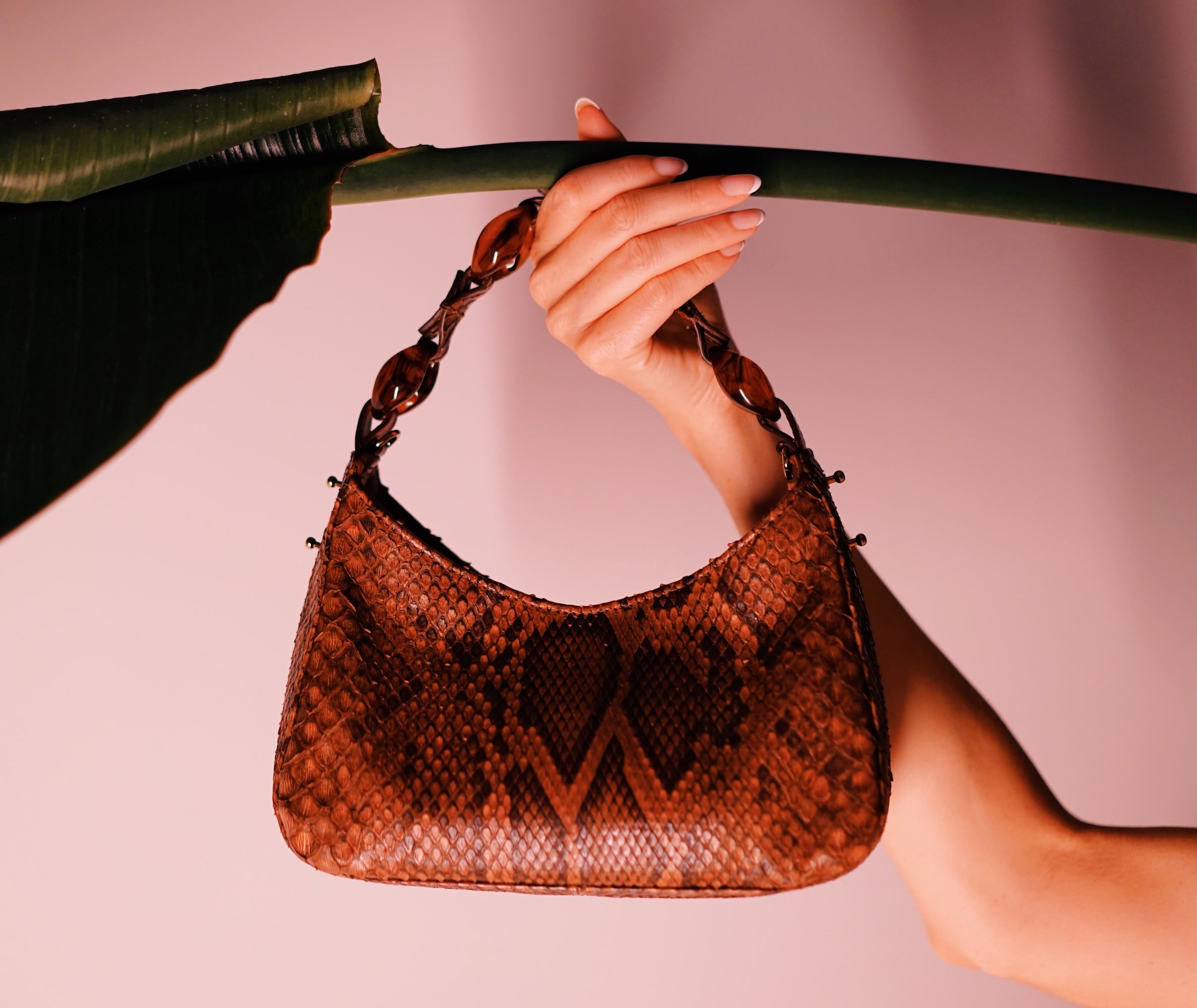 GG Maull - Functional Handbags with PURPOSE – ggmaull.com